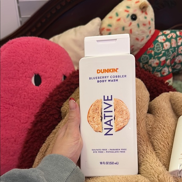 Native | Bath & Body | Dunkin Blueberry Cobbler Body Wash By Native ...